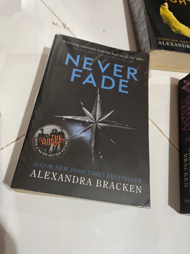 Never Fade [The Darkest Minds ], Hobbies & Toys, Books & Magazines ...