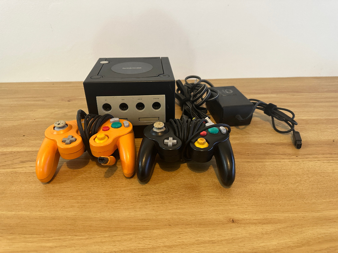 Nintendo Gamecube Console (NTSC-U) (DOL-001), Video Gaming, Video Game ...