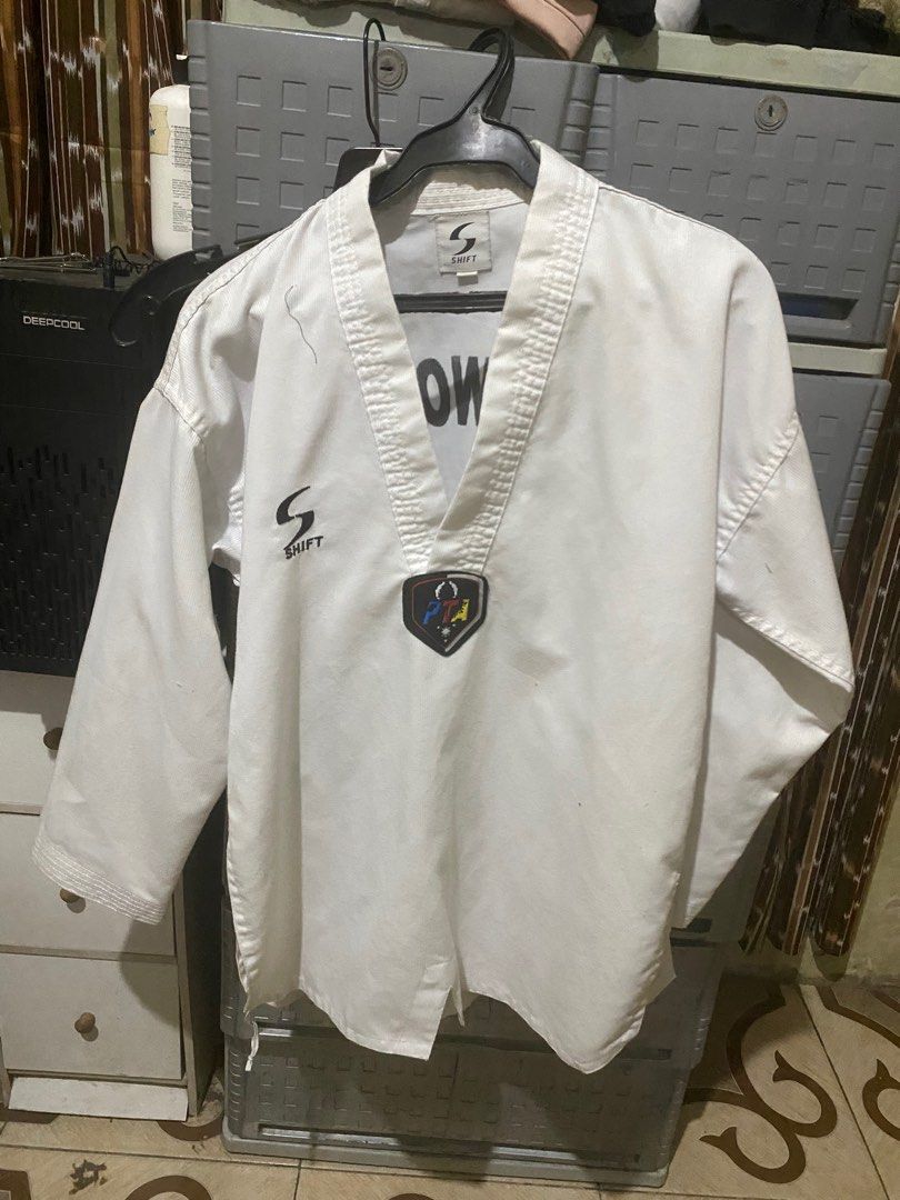 TAEKWONDO TRAINING UNIFORM DOBOK, Women's Fashion, Activewear on Carousell