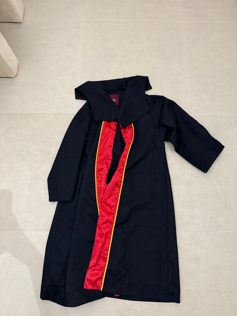 Temasek Polytechnic Graduation Gown, Women's Fashion, Coats, Jackets ...