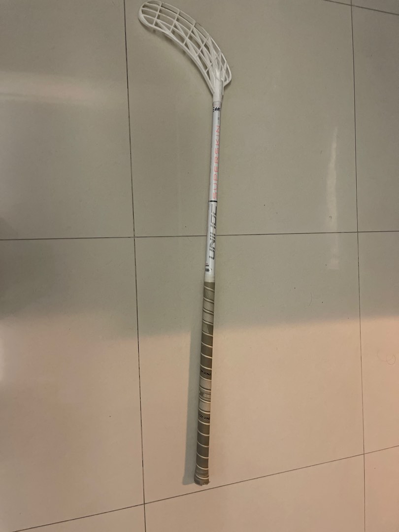 Unihoc Floorball Stick pro F29. It is 95% carbon and 5% glass fiber ...
