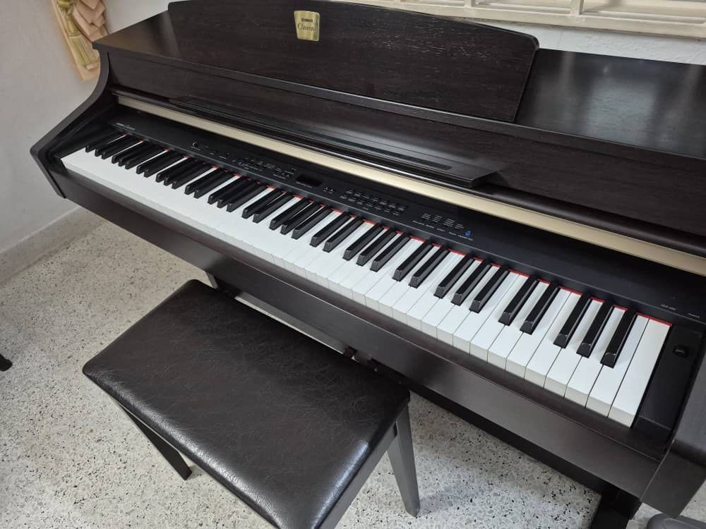 Yamaha Clavinova CLP330 Piano, Hobbies & Toys, Music & Media, Musical Instruments on Carousell