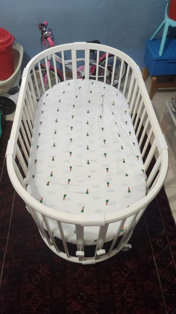 7 in 1 Oval Baby Crib with Wheels, Babies & Kids, Baby Nursery & Kids ...