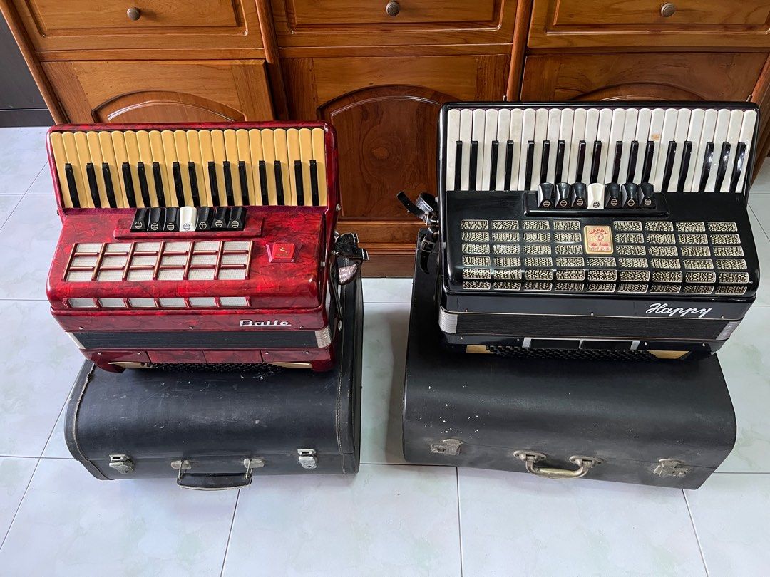 Accordions 🪗, Hobbies & Toys, Musical Instruments on Carousell