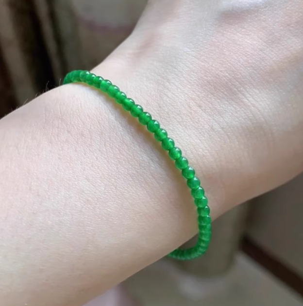 Gelang jed manik millet hijau ais, Women's Fashion, Jewelry ...