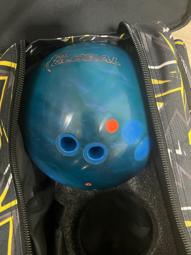 Global 900 Bowling Ball, Sports Equipment, Sports & Games, Billiards ...