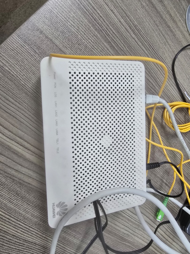 Huawei EchoLife HG8240H5 GPON Terminal, Computers & Tech, Parts ...