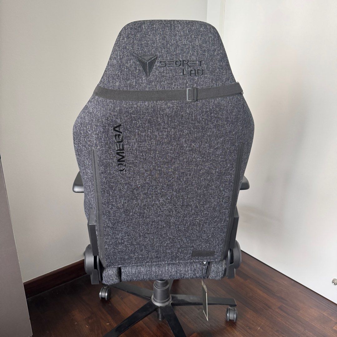 Secretlab Omega (Black Softweave), Furniture & Home Living, Furniture ...