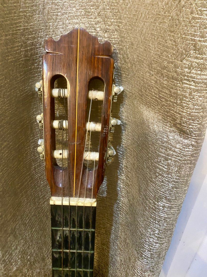 Alvarez Yairi CY70 classical guitar, a model handcrafted in Japan by ...
