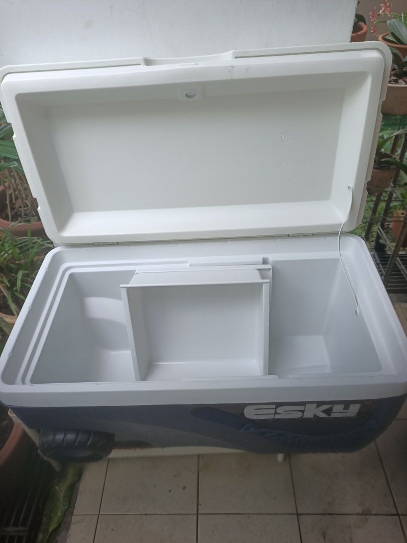 Esky Cooler Box with Wheels, Sports Equipment, Fishing on Carousell
