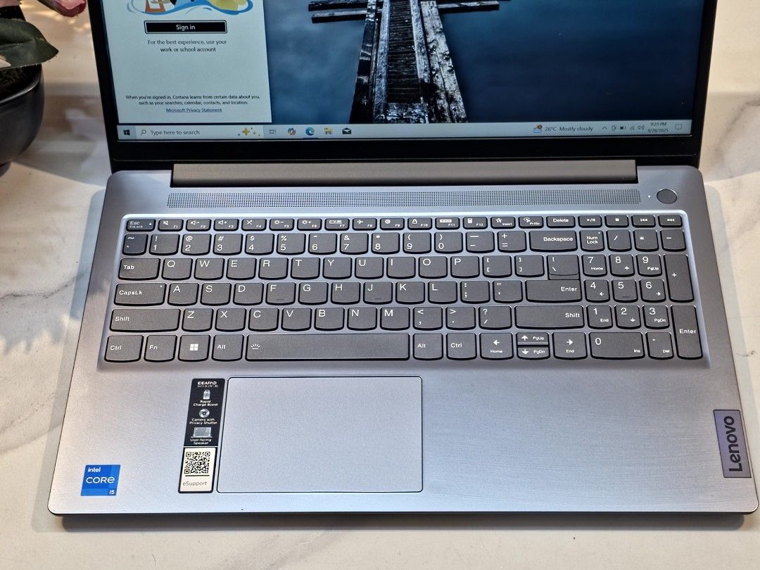 Lenovo Ideapad Slim 3i 15IAH8 83ER i5 12450H 12th Gen 16GB RAM 512GB ...