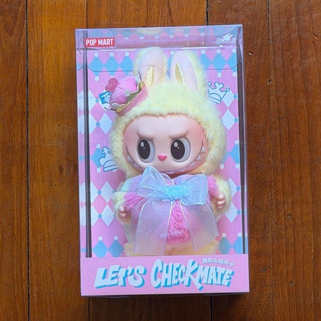 Popmart Let's Checkmate Queen Labubu, Hobbies & Toys, Memorabilia ...