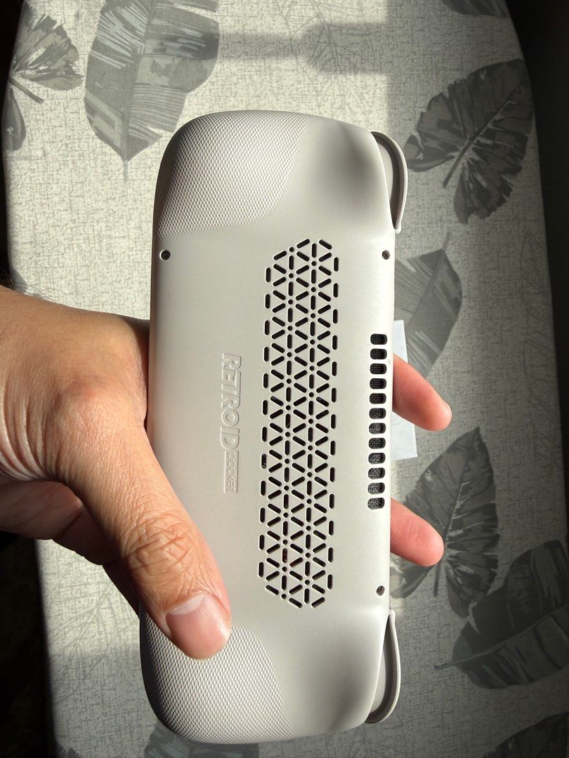 Retroid Pocket 5 Handheld Console, Video Gaming, Video Game Consoles ...