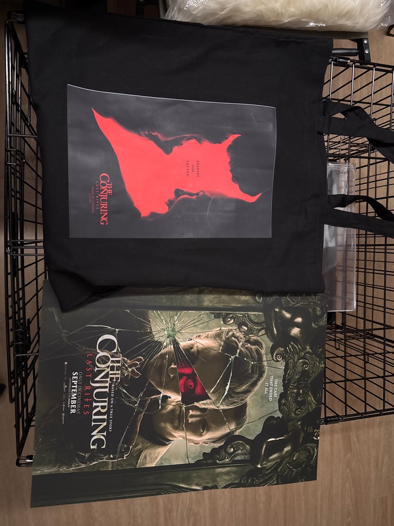 The Conjuring: Last Rites Tote Bag and Poster, Hobbies & Toys ...