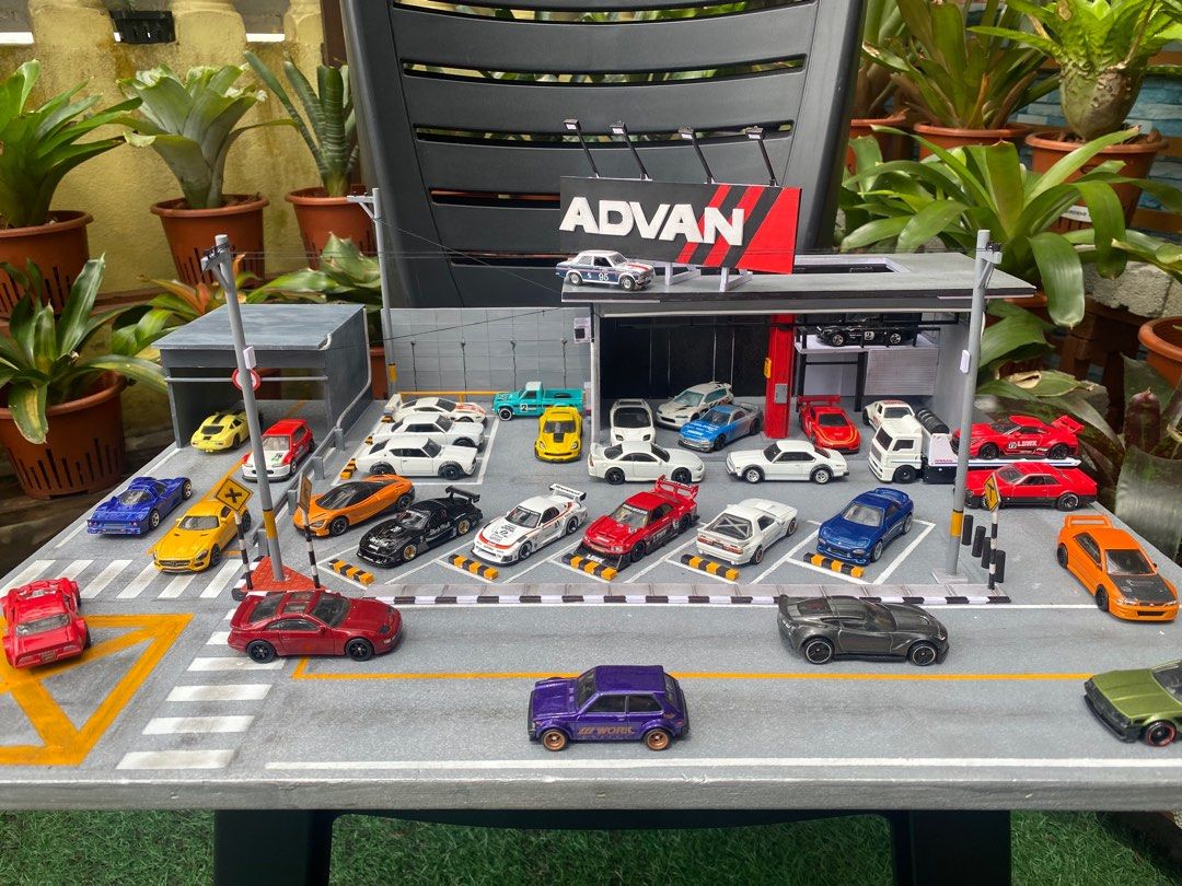 diorama ADVAN car workshop scale 1:64, Hobbies & Toys, Toys & Games on ...