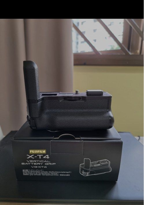 Fujifilm X-T4 Vertical Battery Grip VG-XT4, Photography, Cameras on ...