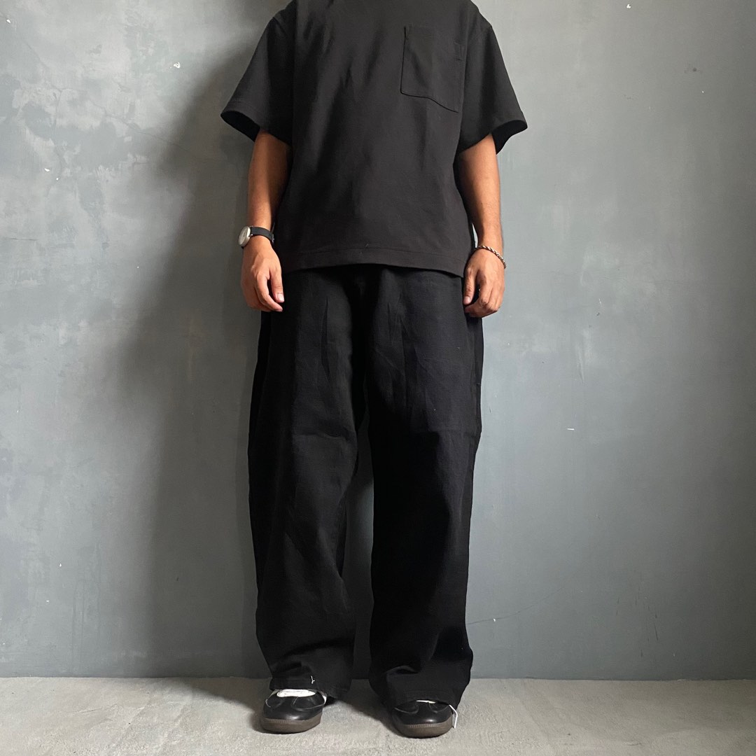 JET BLACK BAGGY PANTS, Men's Fashion, Bottoms, Jeans on Carousell