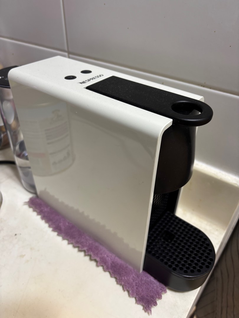 Nespresso tower mini white capsule, TV & Home Appliances, Kitchen ...