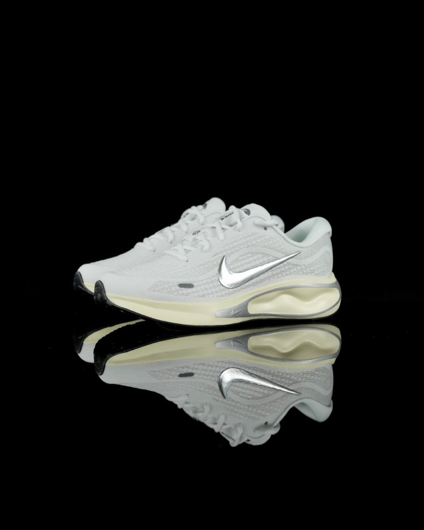 Nike Journey Run FJ7765-104, 男裝, 鞋, 波鞋 - Carousell