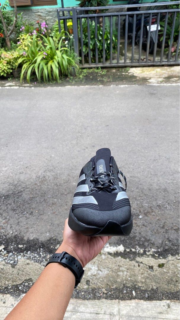 ADIDAS ADIZERO EVO SL, Fesyen Pria, Sepatu , Lainnya di Carousell