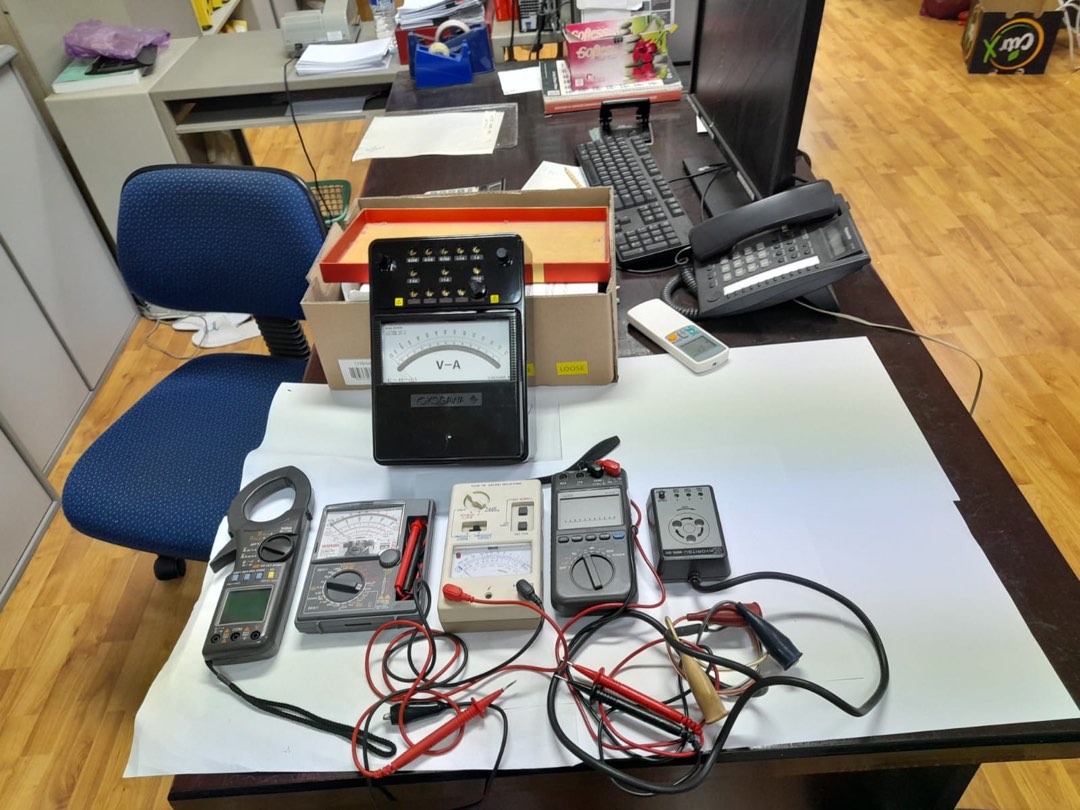 Assorted Multimeters and Electrical Testers, Mobile Phones & Gadgets ...
