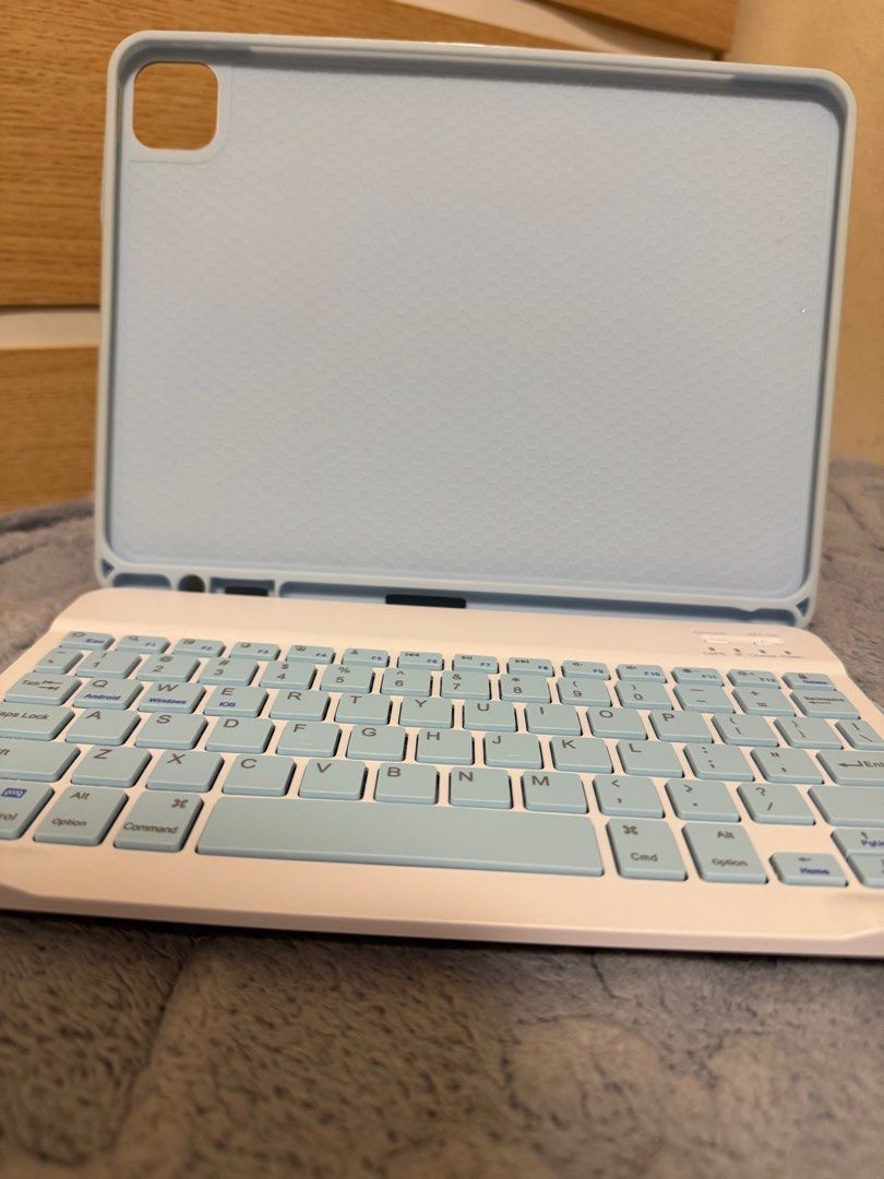 Blue iPad 11 inch Case with magnetic Bluetooth keyboard, Mobile Phones ...