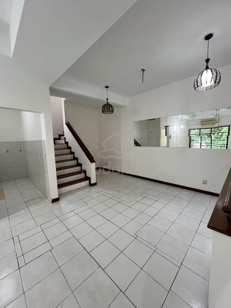 Parkville Townhouse Sunway Damansara, Upper Unit, Property, Rentals on Carousell