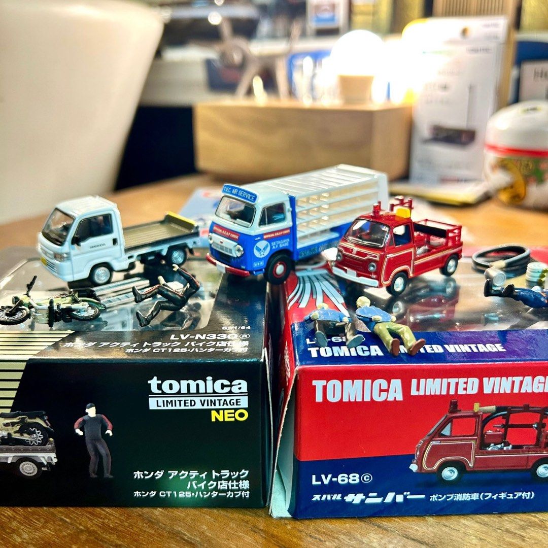 (☝️2013/2025発行/ *極罕 ) LV-SM02 Nissan Caball Root Car 1963年式 (紅藍白/北美George Cider汽水車規格) 1/64, LV ...