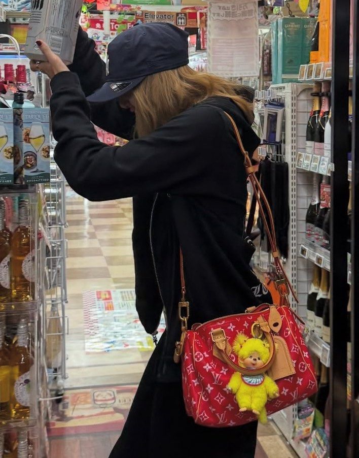 BLACKPINK LISA Monchhichi Yellow Sweet Lollipop Plush Keychain, Hobbies ...