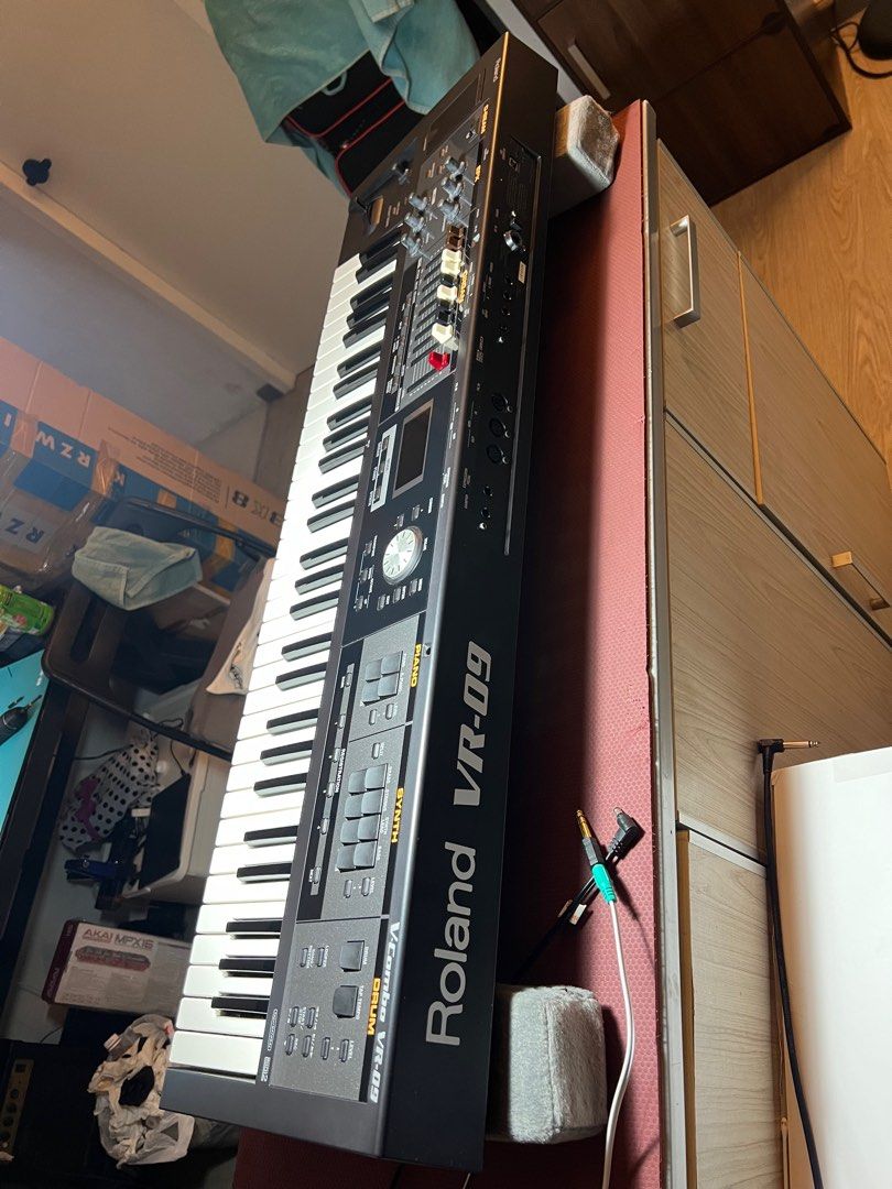 Roland V-Combo VR-09-B (61-key), Hobbies & Toys, Musical Instruments on ...