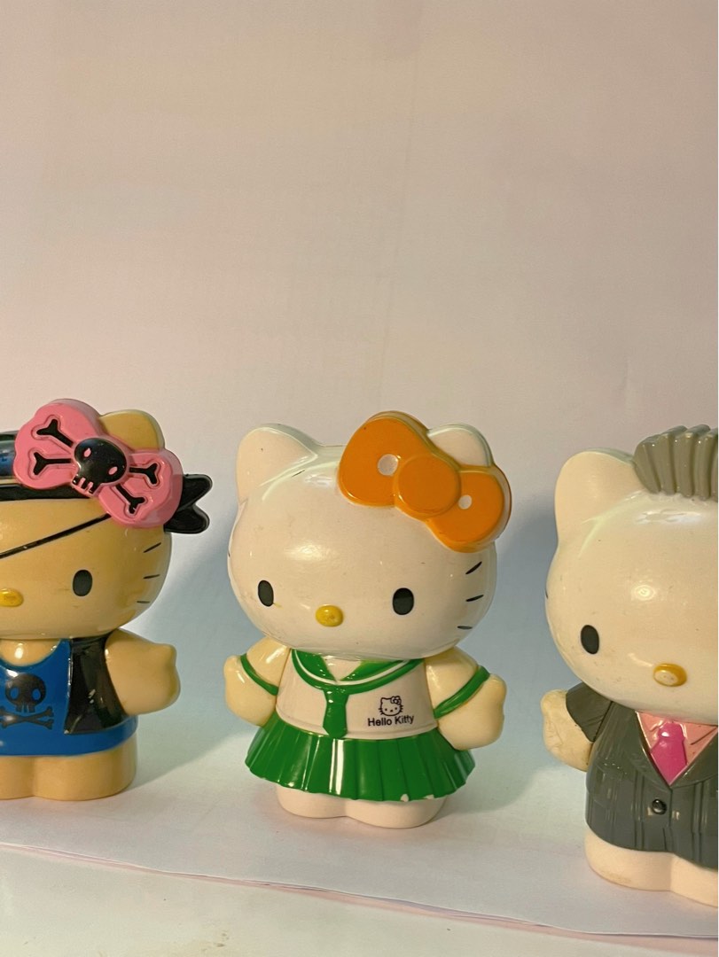 7-11 Hello Kitty 角色扮演派對 公仔 制服kitty 凱蒂貓 玩具, 書籍、休閒與玩具, 玩具、公仔、桌遊在旋轉拍賣