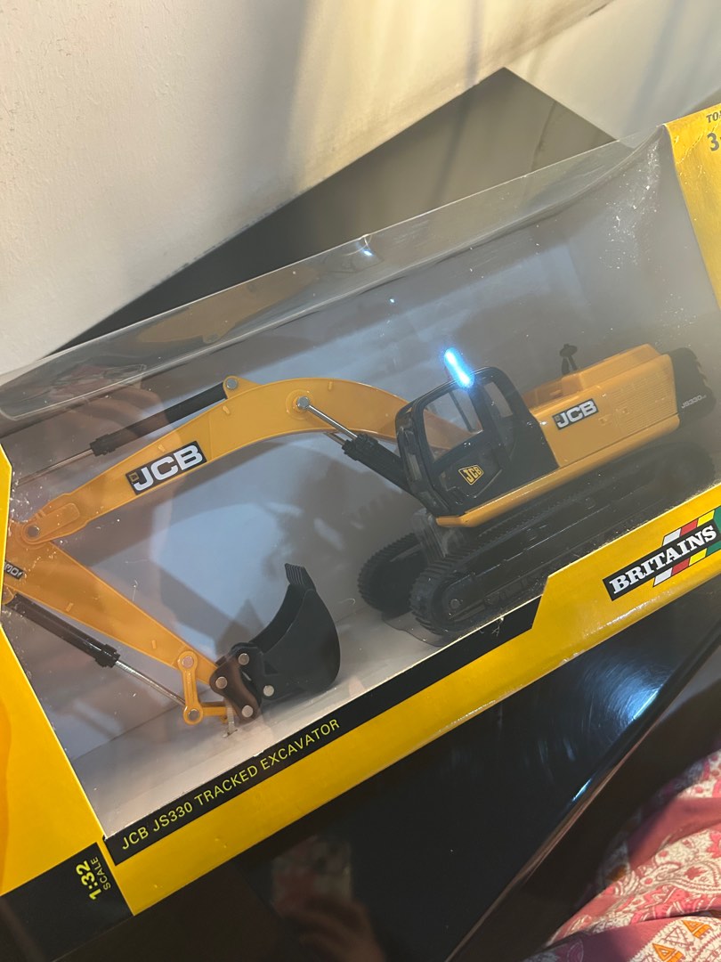 JCB 3CX BACHOE LOADER BRITAINS, Hobbies & Toys, Toys & Games on Carousell