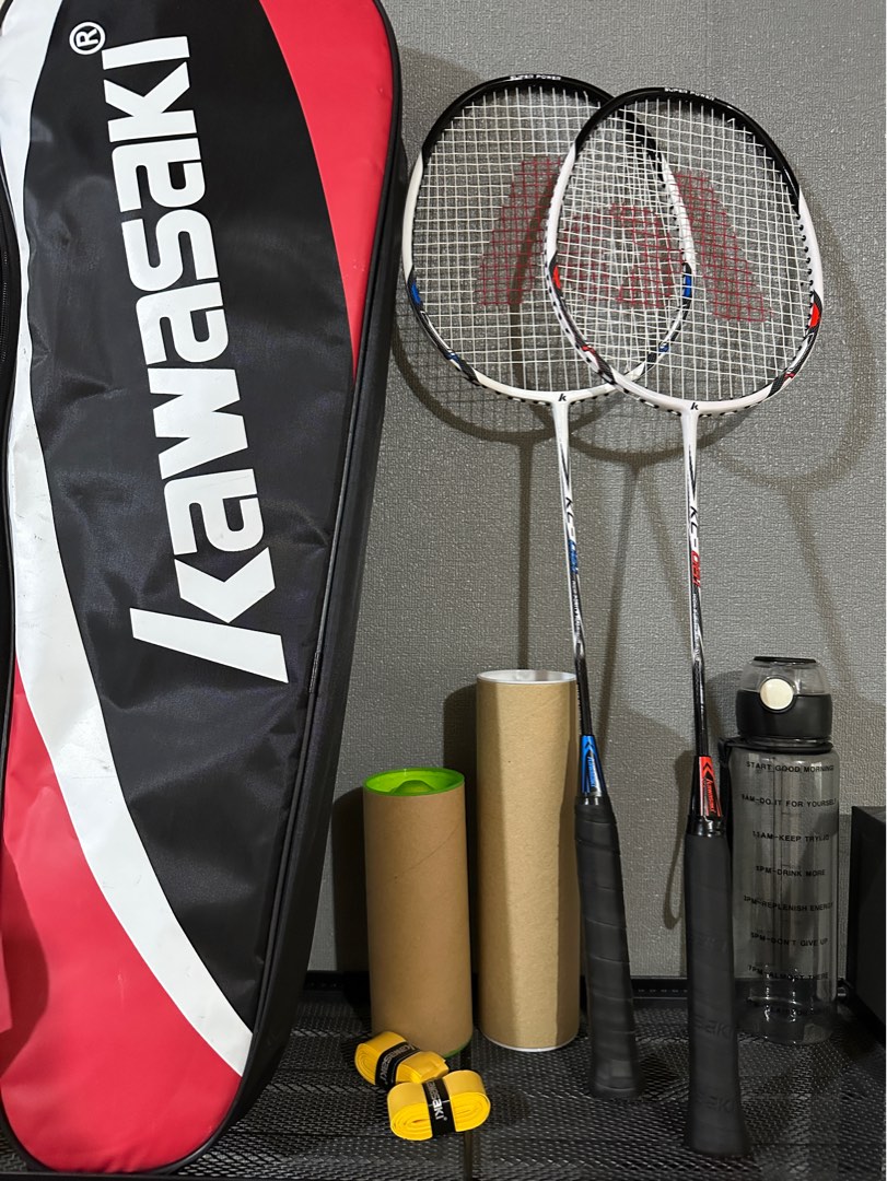 Kawasaki Sports Badminton Racket with shuttlecock, Sports Equipment ...