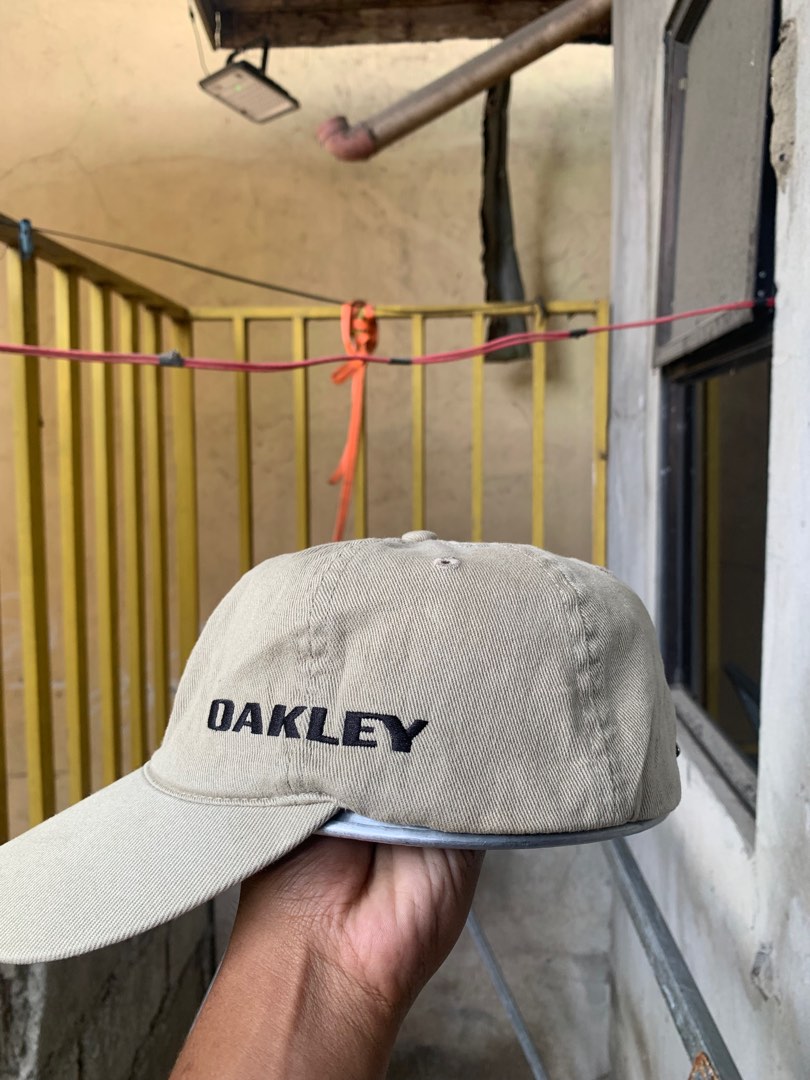 OAKLEY CLOSE CAP, Men's Fashion, Watches & Accessories, Caps & Hats on ...