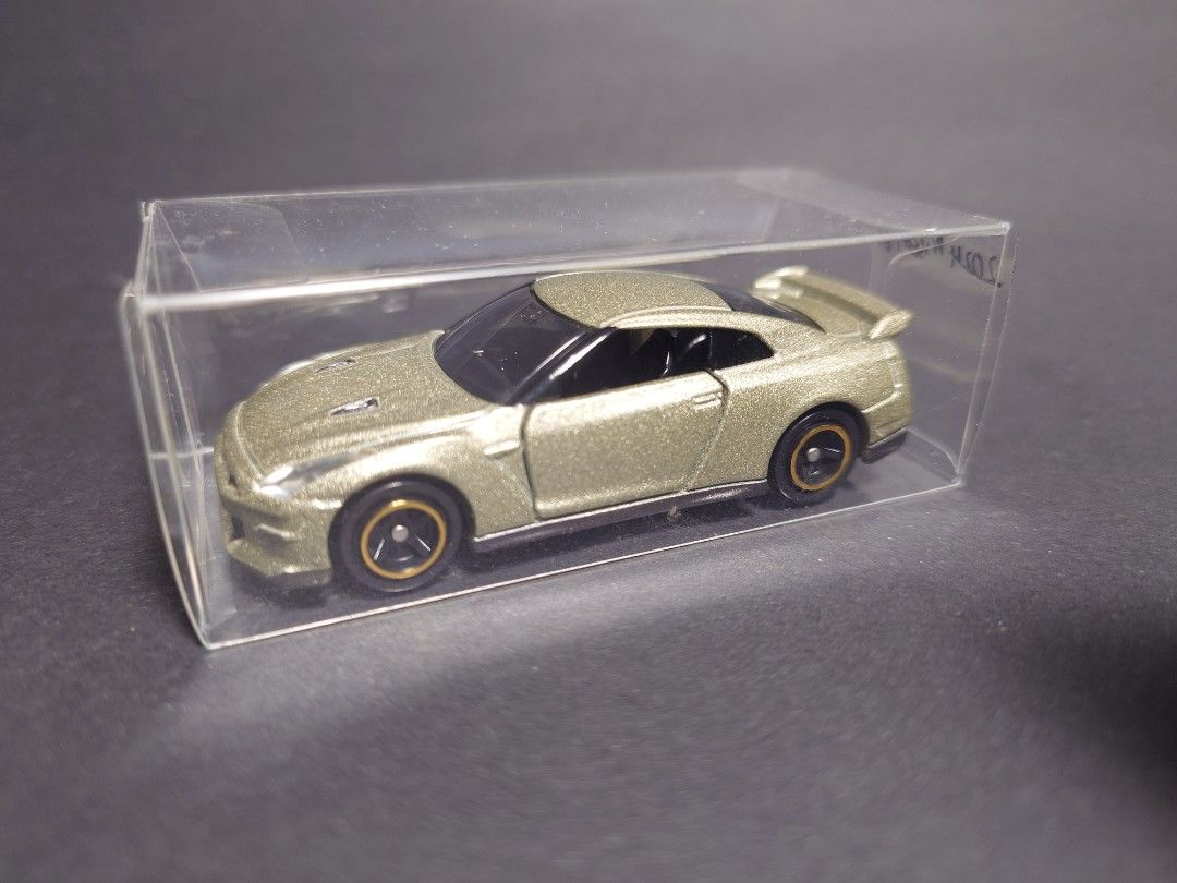 Tomica Nissan GT-R R35, Hobbies & Toys, Toys & Games on Carousell