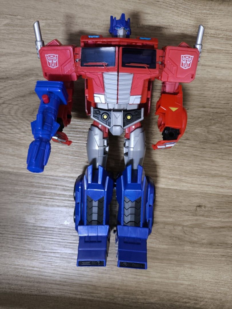 Transformers Cyberverse Optimus Prime Ultimate Class Matrix Blast ...