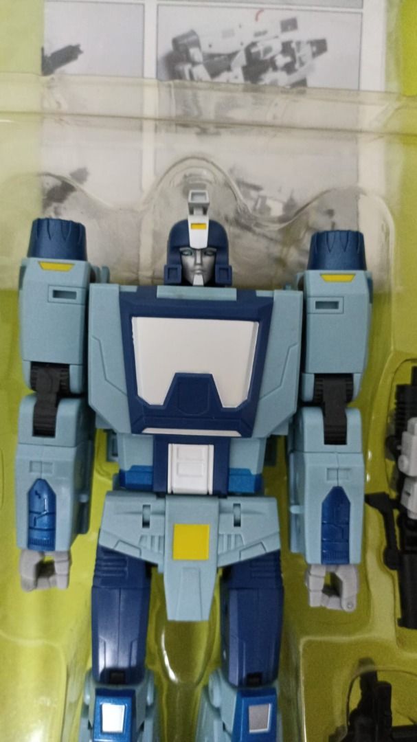 Transformers Masterpiece Blurr Unique Toys Buzzing, Hobbies & Toys ...