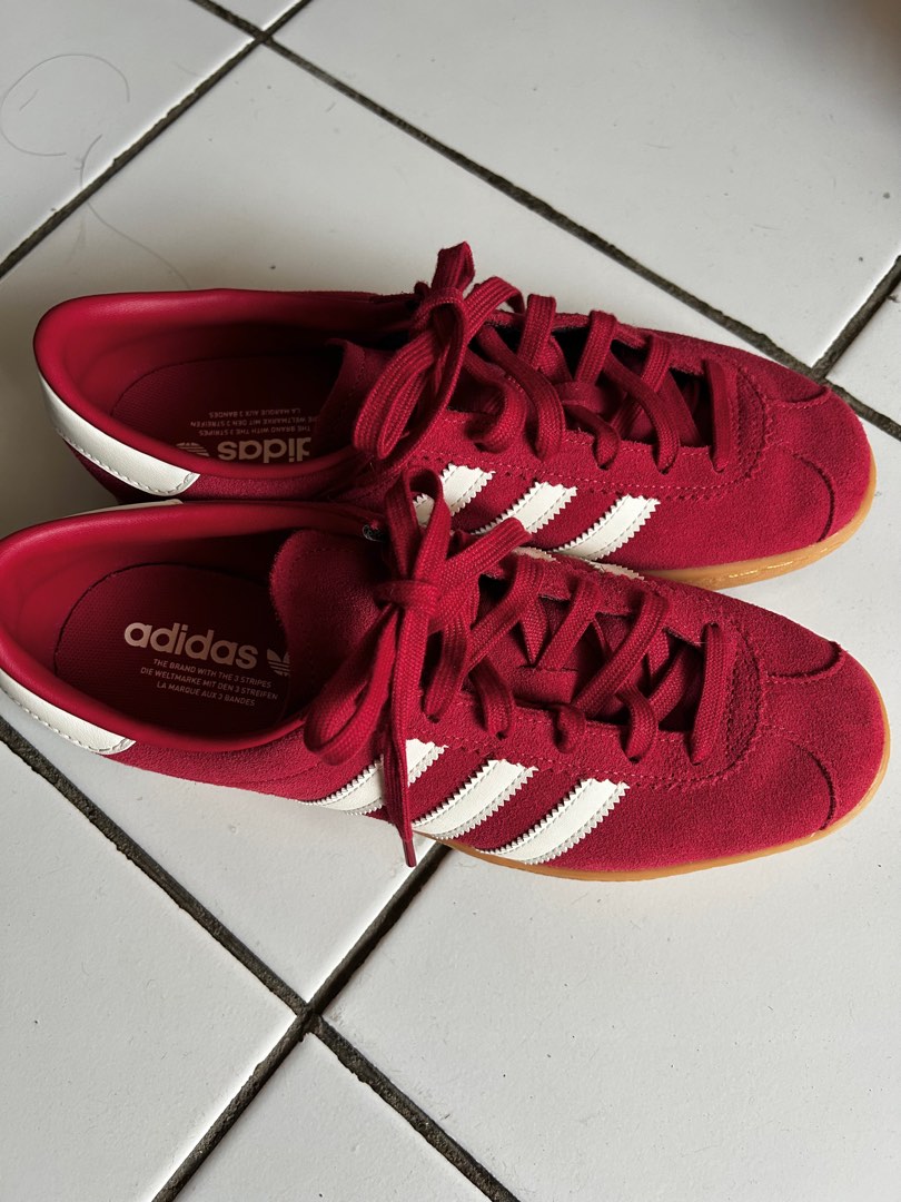 Adidas Stadt Red Original, Fesyen Pria, Sepatu , Sneakers di Carousell