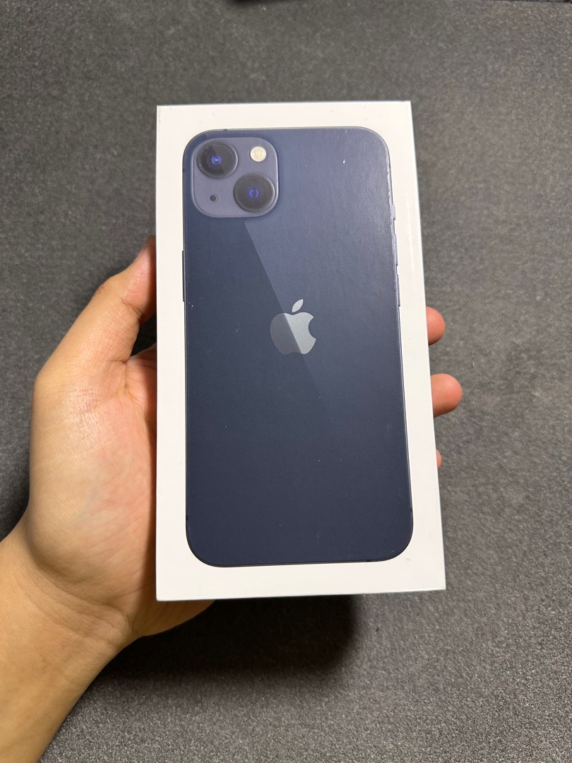 Iphone 13 basic 128gb new segel ibox, Telepon Seluler & Tablet, iPhone ...