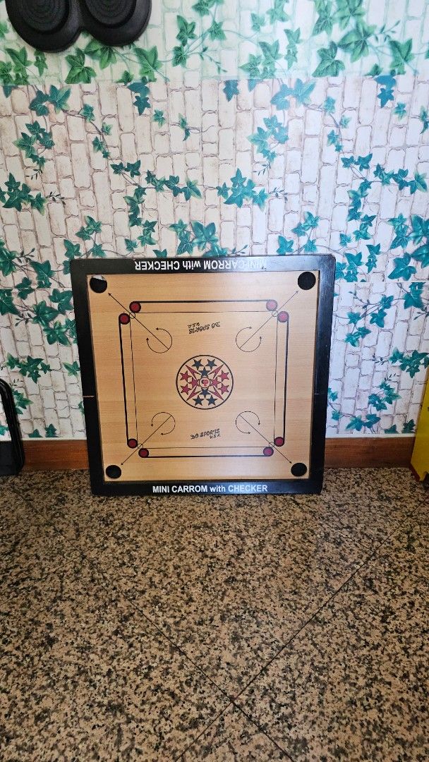 Mini Carrom Board with Checker, Hobbies & Toys, Toys & Games on Carousell