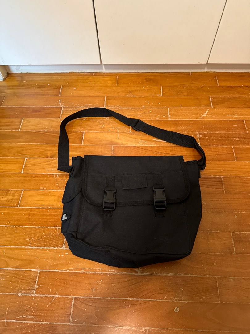 Old Gen SAF army sling bag, Men's Fashion, Bags, Sling Bags on Carousell