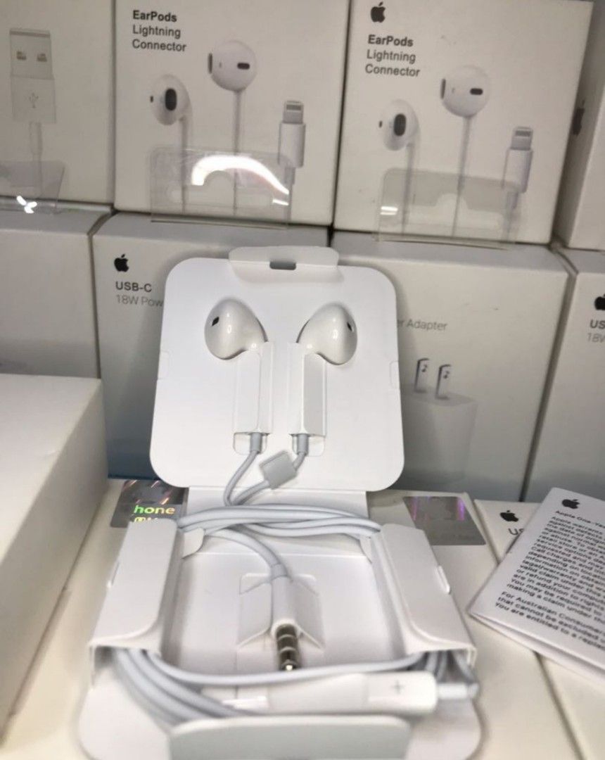 Original Apple Earpods Lightning Earphones, Audio, Earphones on Carousell