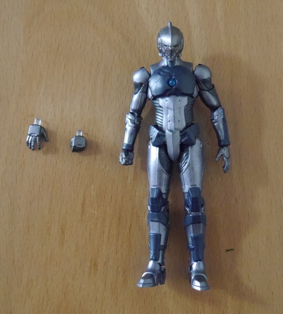 1/18 3.75 魂限定 超動 Hero's Ultraman Prototype Suit (Bandai), 興趣及遊戲, 玩具 ...
