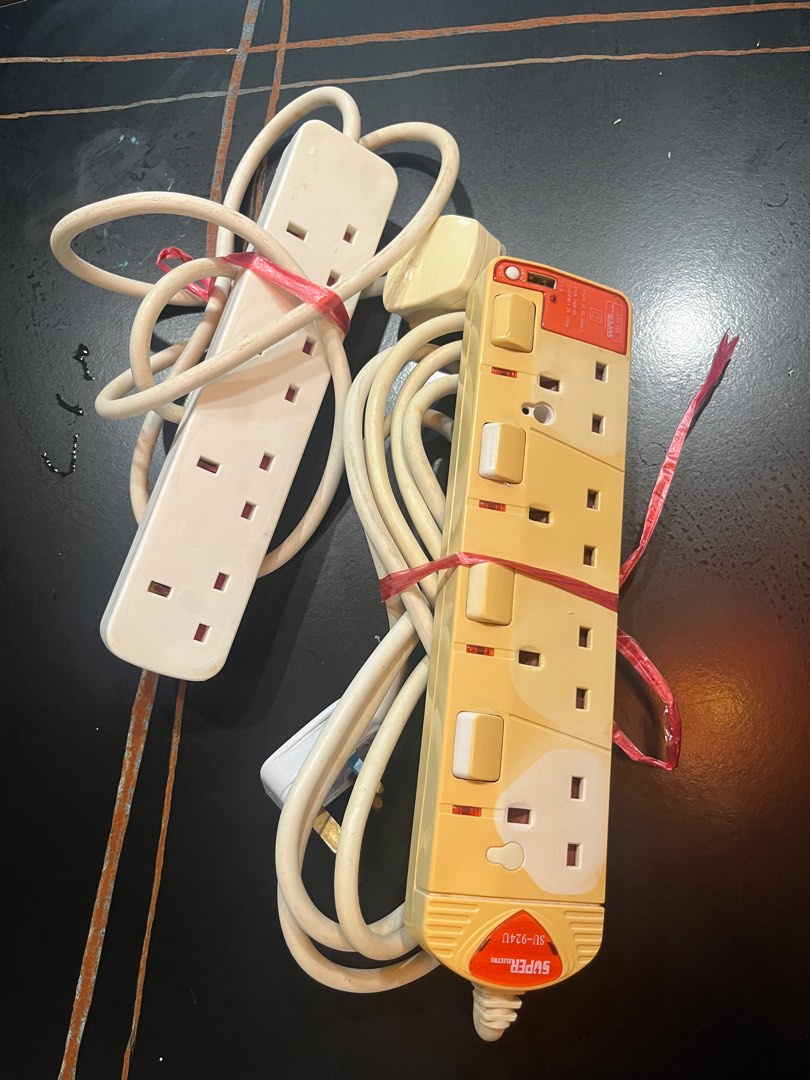 拖板插蘇 電源排插 電源外展插頭 兩個Super SU-924U Power Strip, 家庭電器, 轉插器及插頭 - Carousell