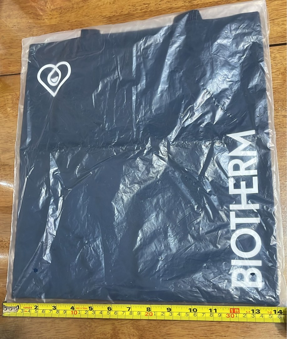 全新 biotherm 藍色環保袋 tote bag, 女裝, 手袋及銀包, Tote Bags - Carousell