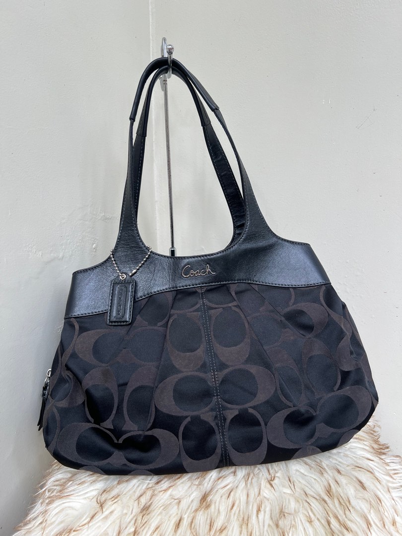 Coach Lexi, Luxury, Bags & Wallets on Carousell
