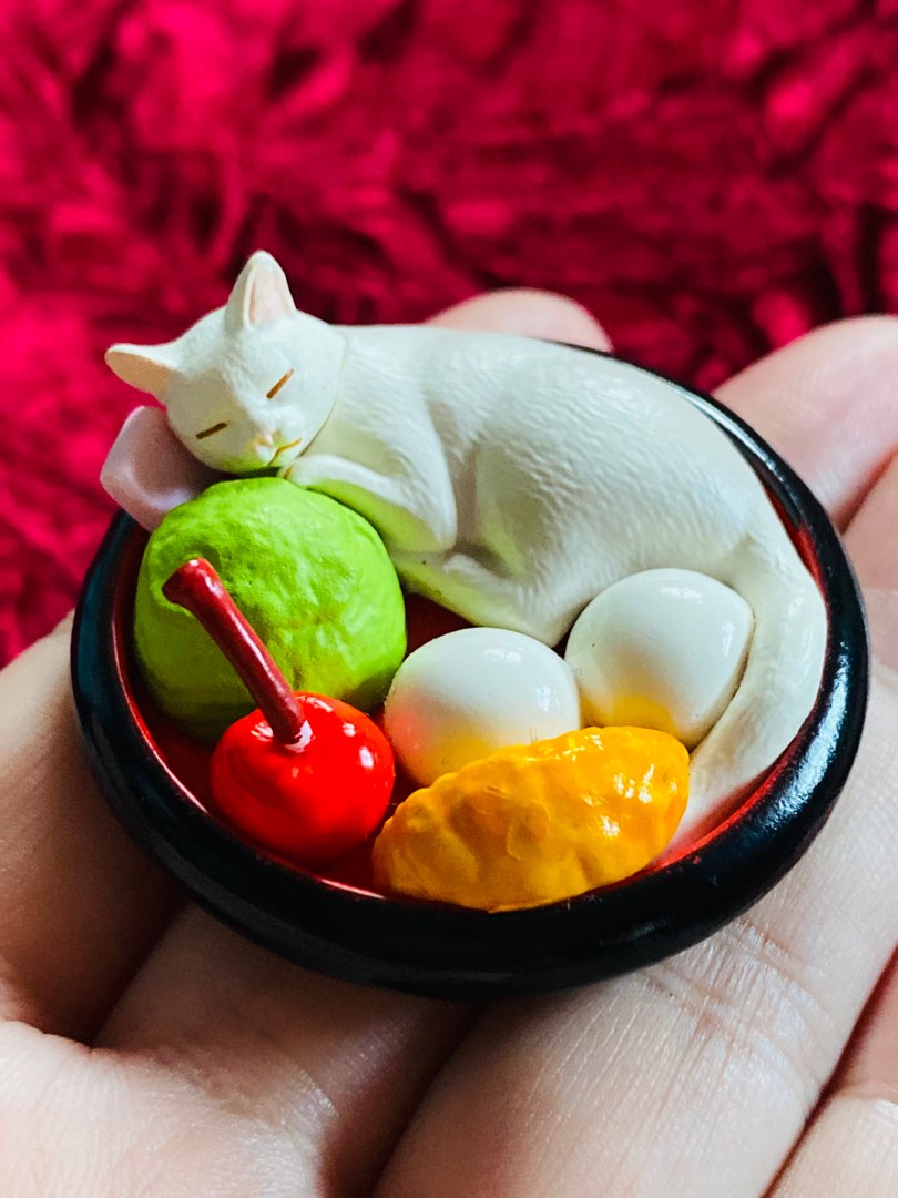 Felissimo Cat Club Sweets Nyanko Cushion Figure 250, Hobbies & Toys ...
