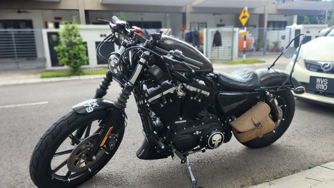 Harley Davidson Sportster Iron 883, Motorbikes on Carousell