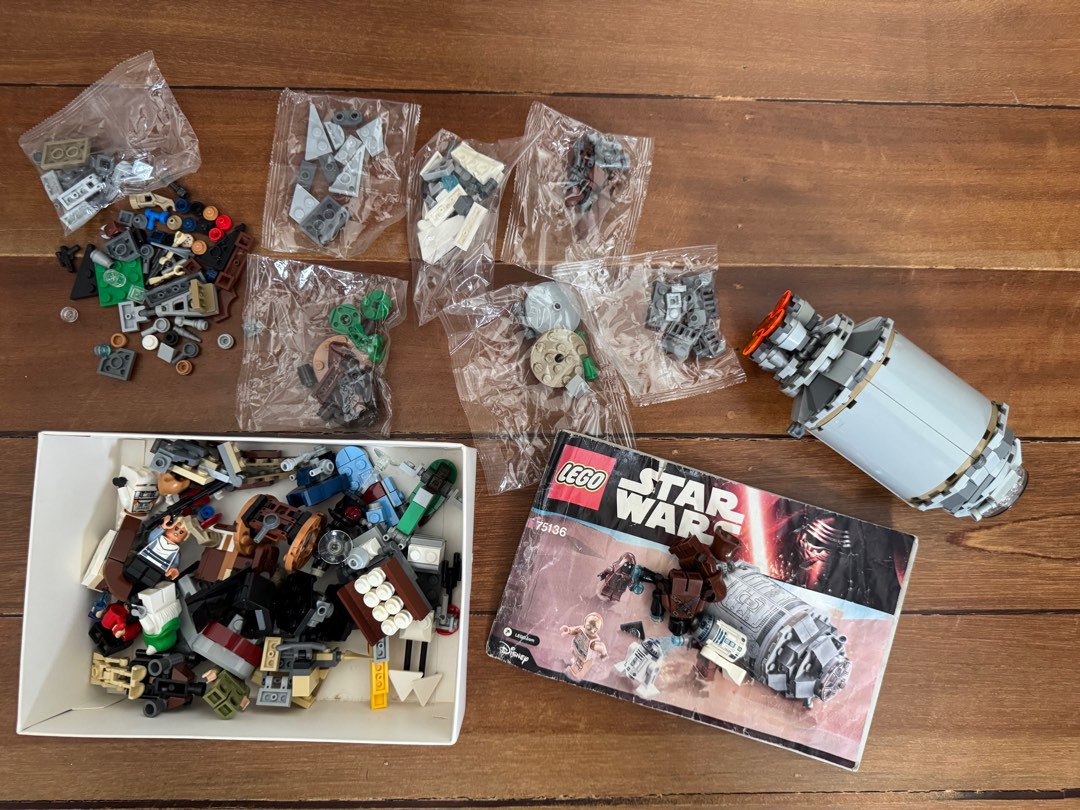 LEGO Star Wars 75136 Droid Escape Pod Set & various Star Wars avent ...