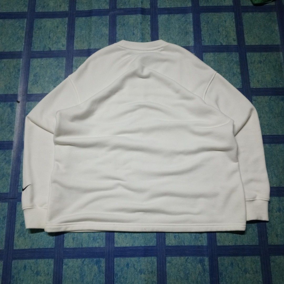 nike brand new (puff print), Men's Fashion, Activewear on Carousell